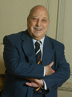 Julio Martínez Prádanos - WikicharliE